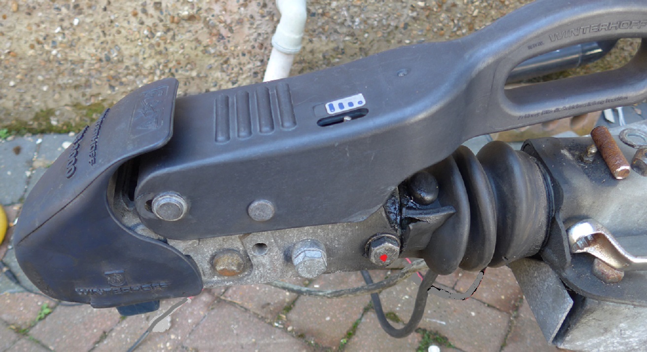 Changing a tow hitch boot. | jondogoescaravanning.com